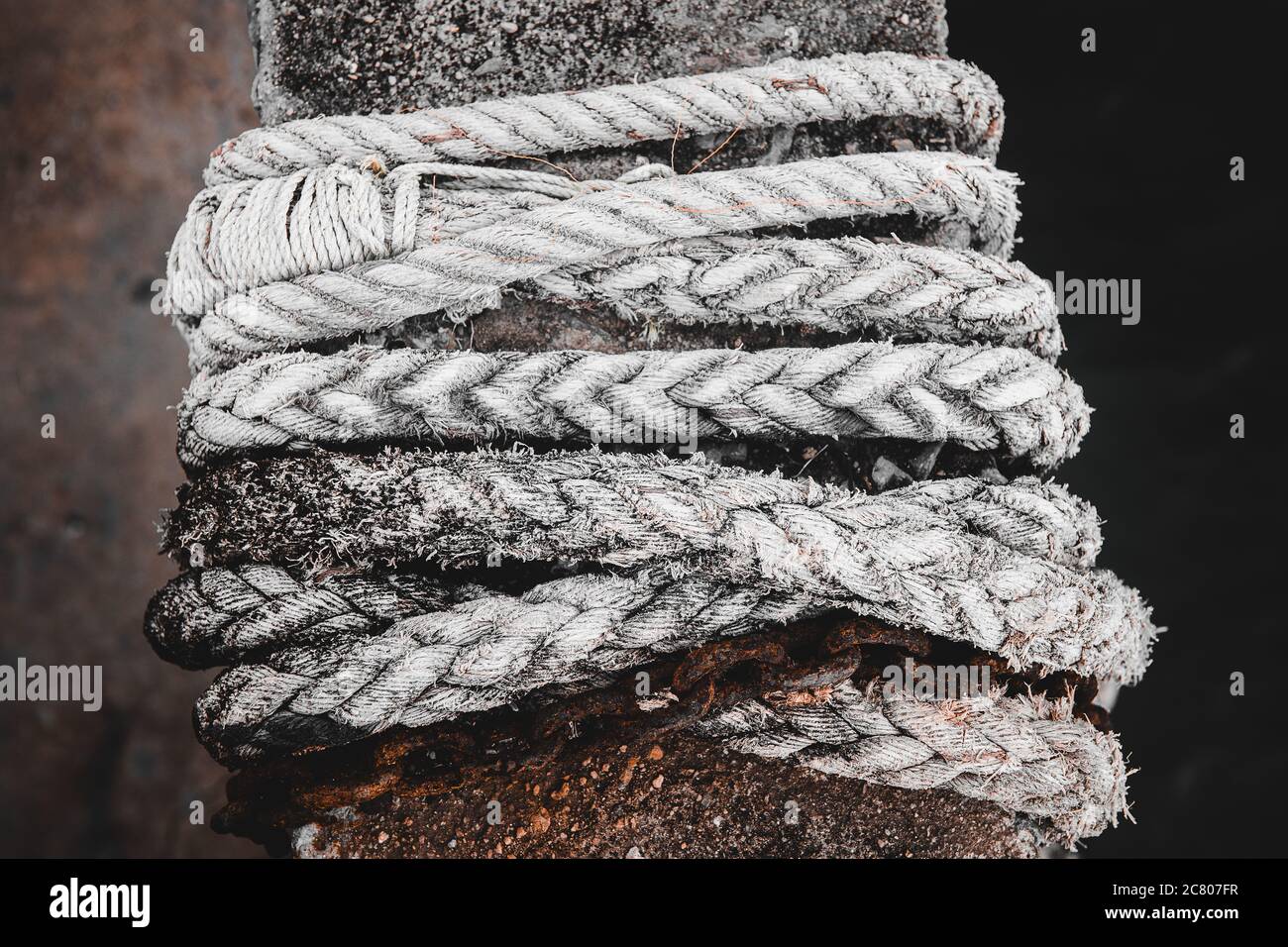Rope rolling hi-res stock photography and images - Alamy