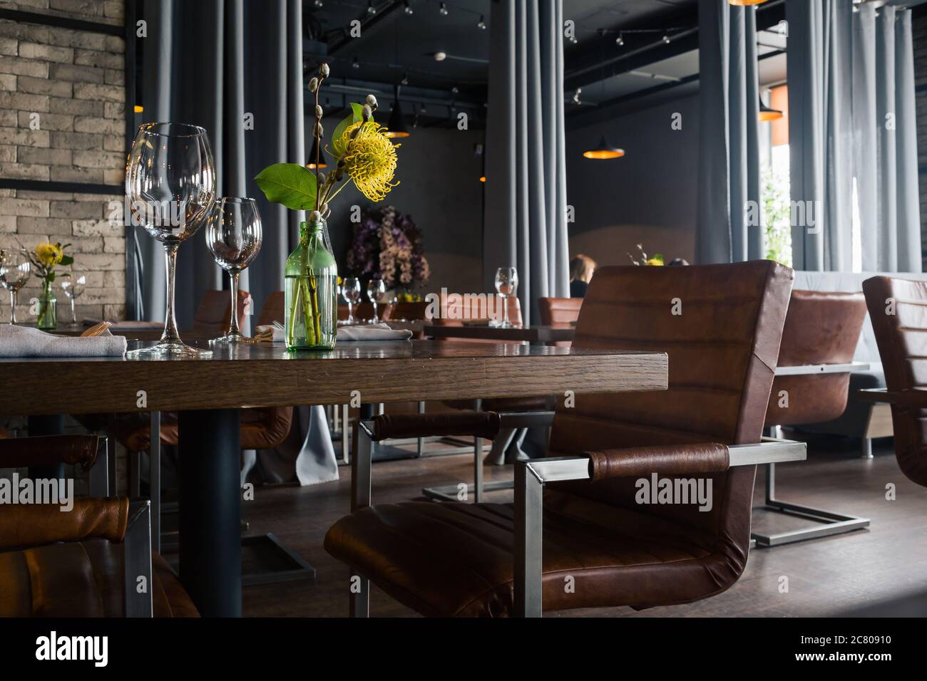 loft restaurant interior Stock Photo - Alamy
