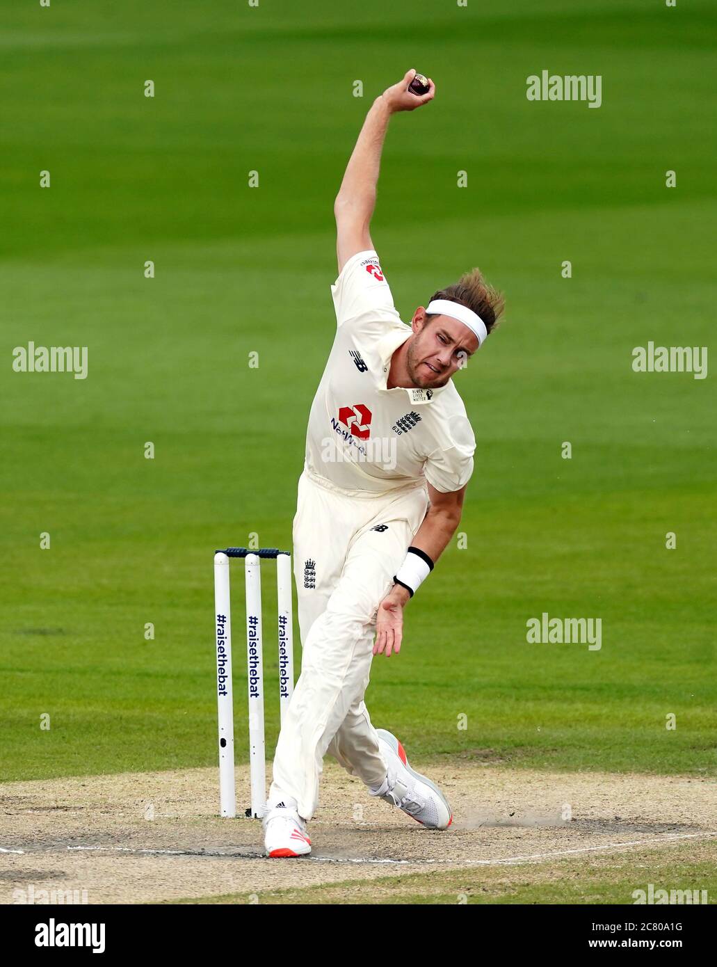 England's Stuart Broad bowling during day five of the Second Test at ...