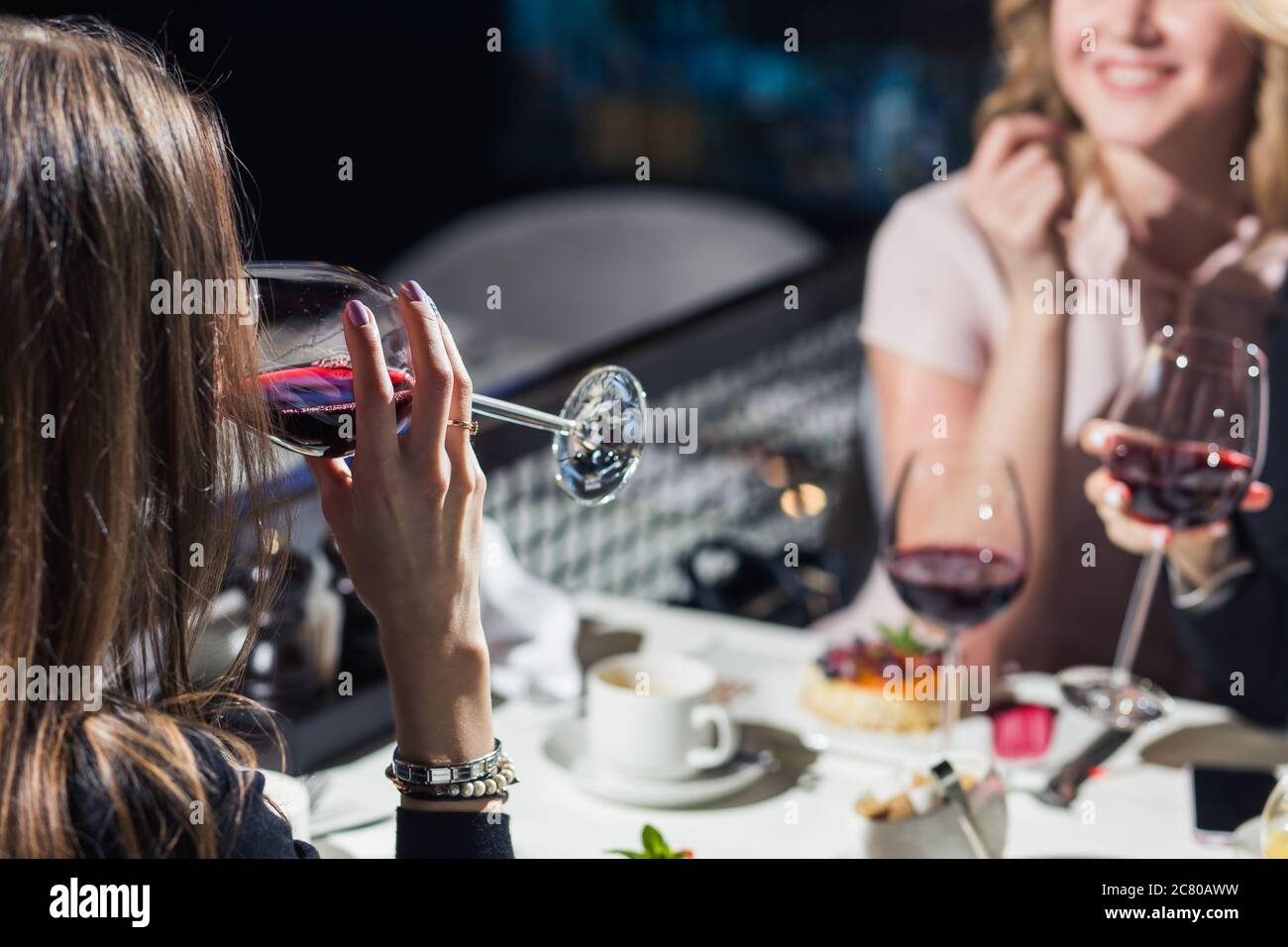 Diverse People Friends Hanging Out Drinking Concept Stock Photo - Alamy