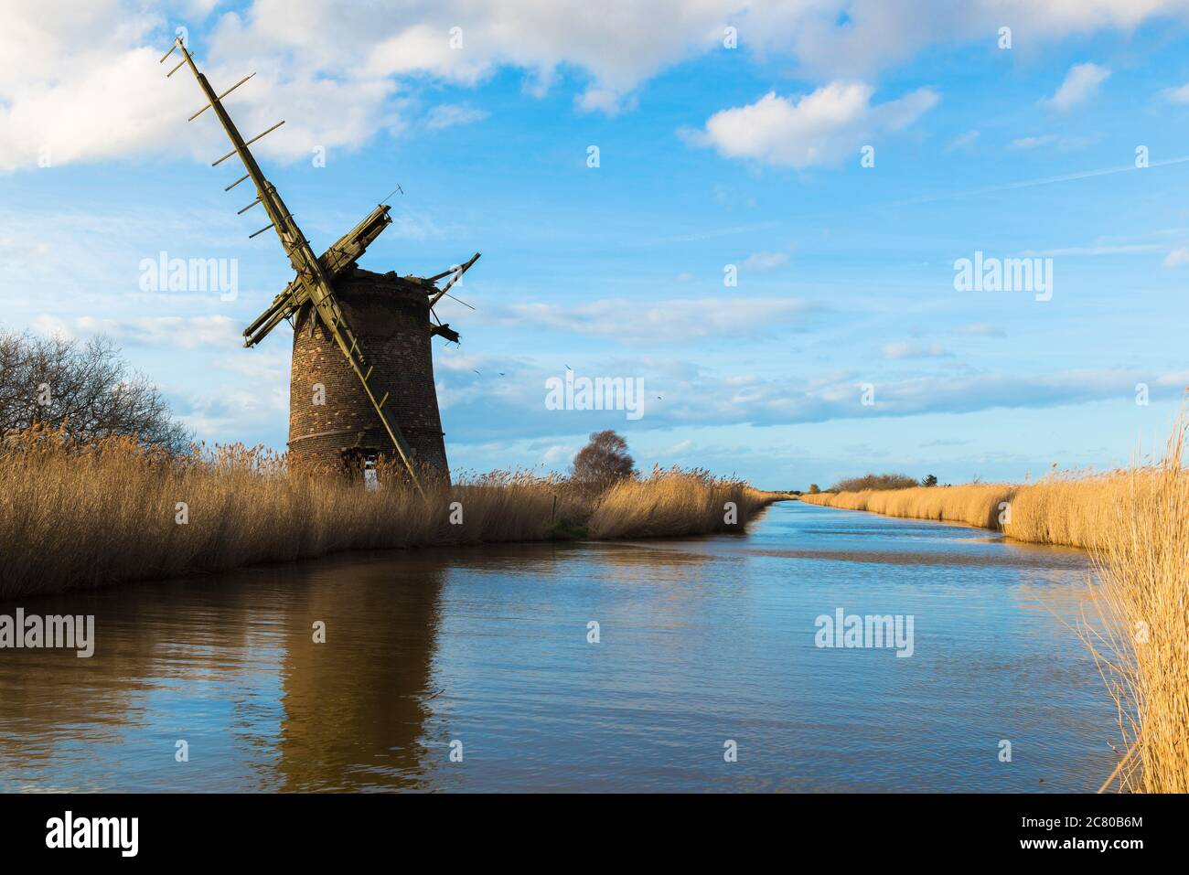 English windmills hi-res stock photography and images - Alamy