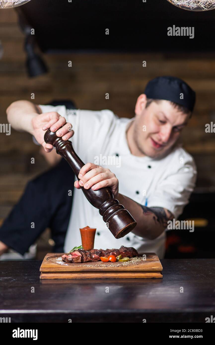 Sprinkling spices hi-res stock photography and images - Alamy