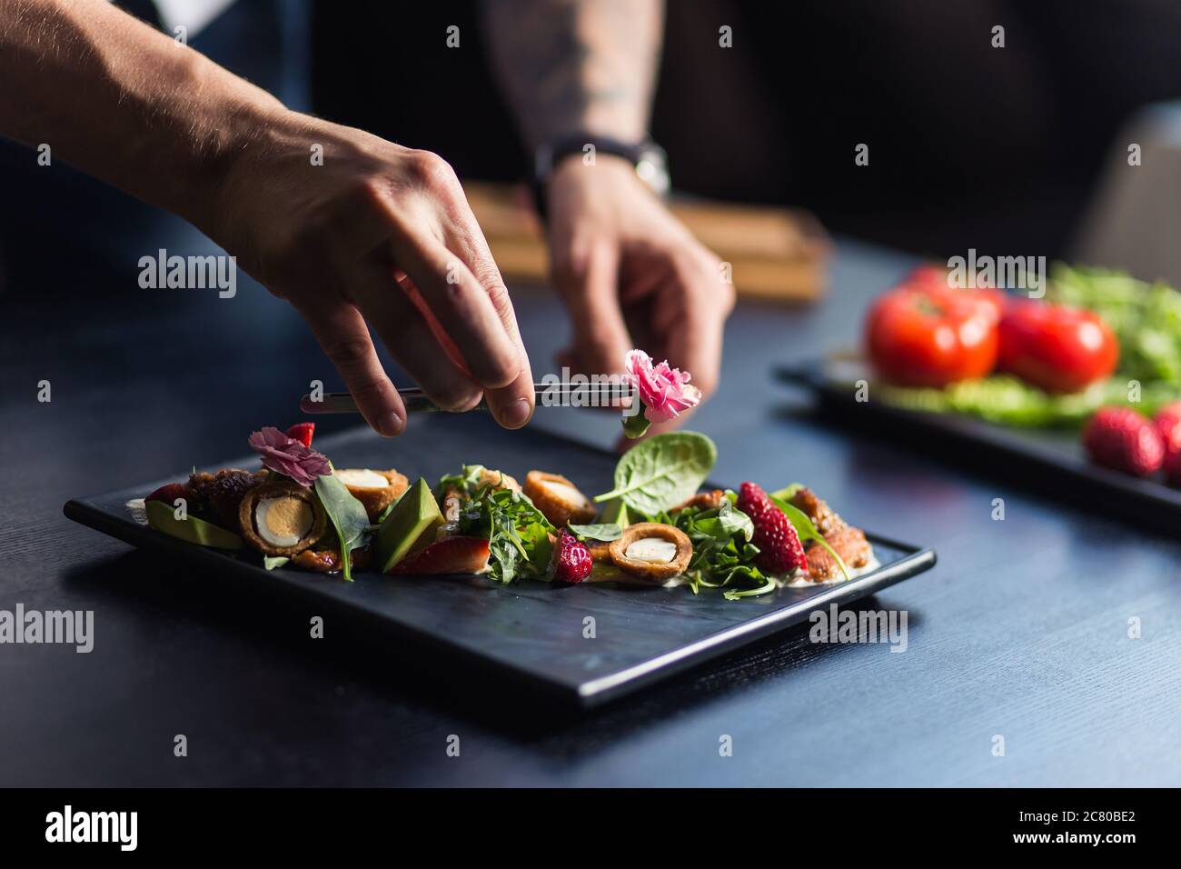 Cooks grilling meat in restaurant hi-res stock photography and images ...