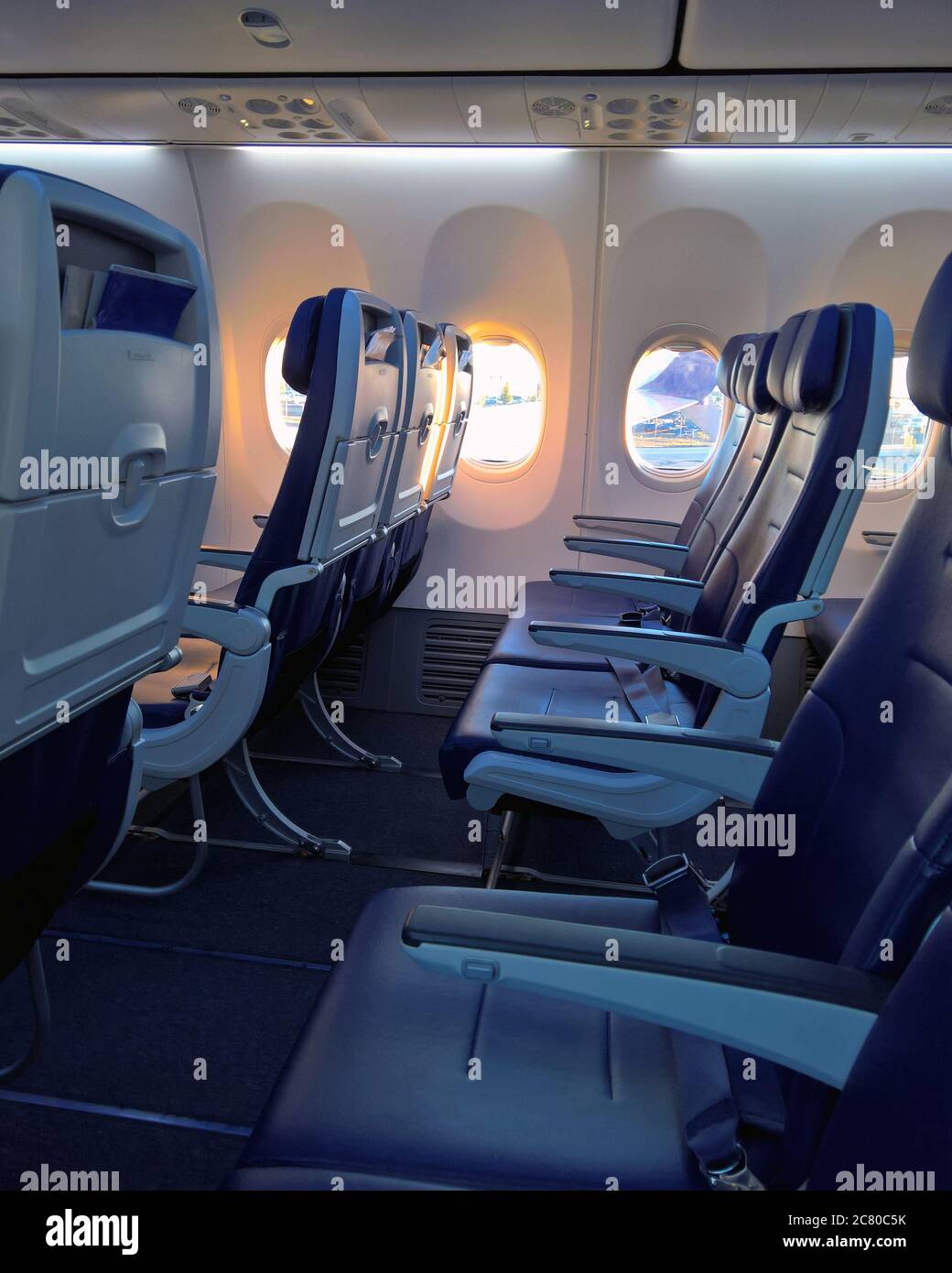 Vertical shot rows empty hi-res stock photography and images - Alamy