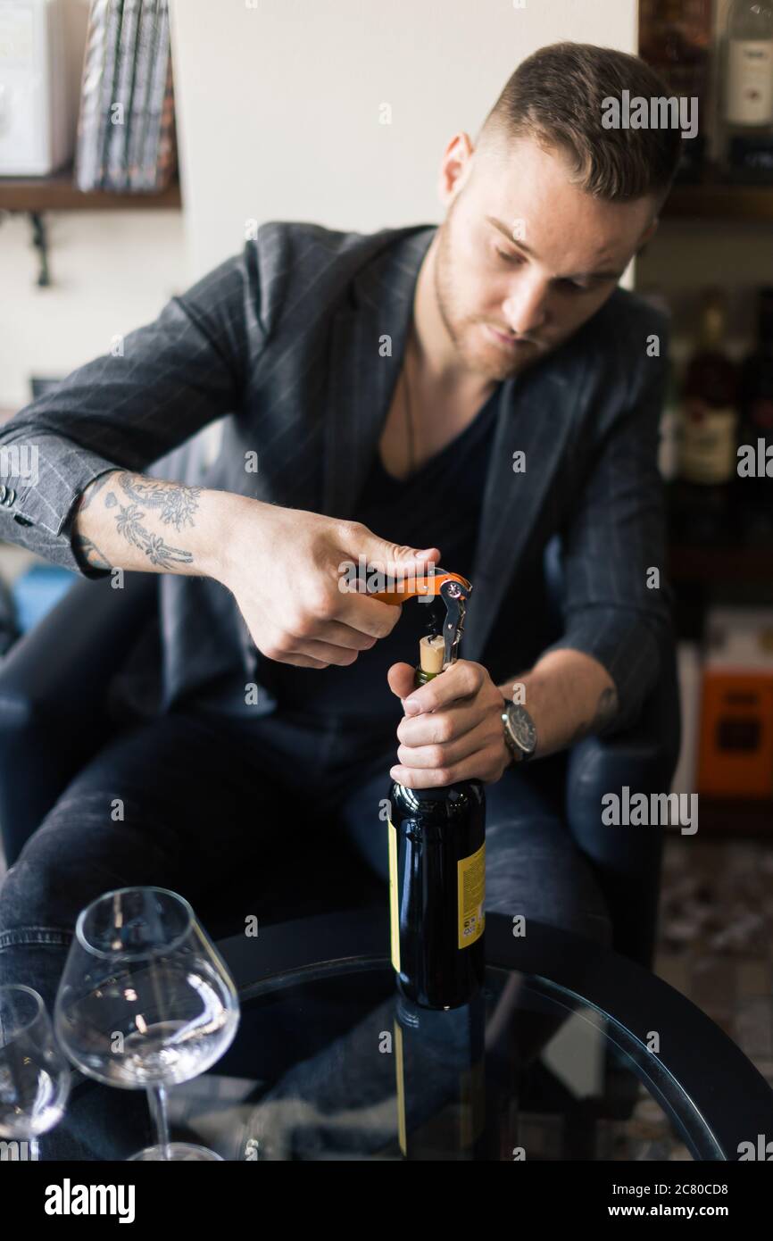 Male sommelier hi-res stock photography and images - Alamy