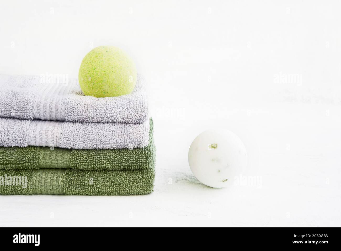 Bath bombs hi-res stock photography and images - Alamy