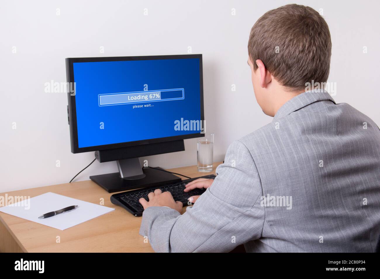 Download in progress screen hi-res stock photography and images - Alamy