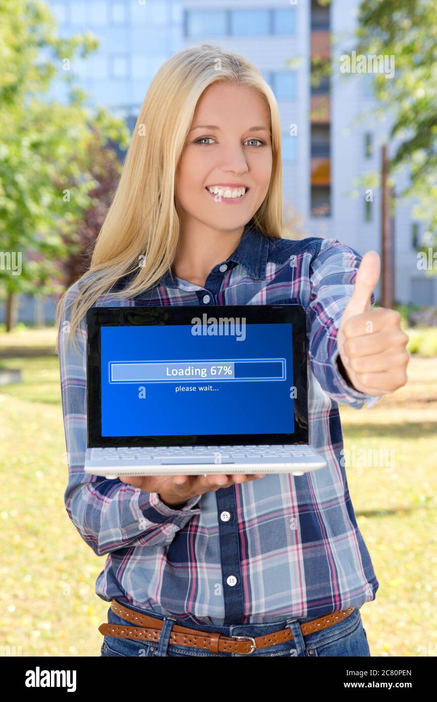 Download in progress screen hi-res stock photography and images - Alamy