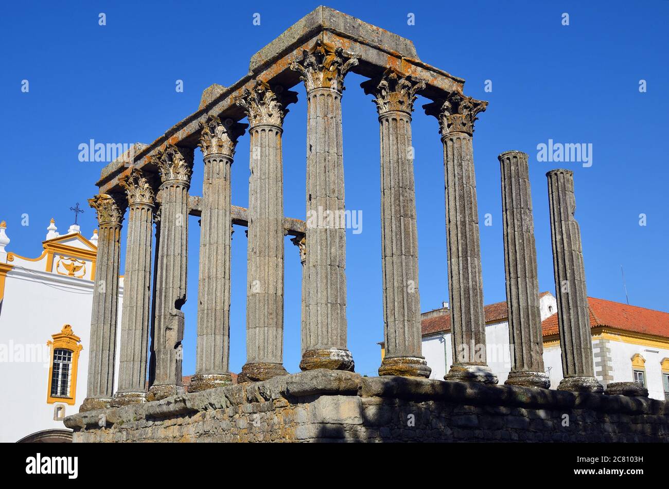 Roman ruins of Diana's Temple in Evora, Portugal Stock Photo - Alamy