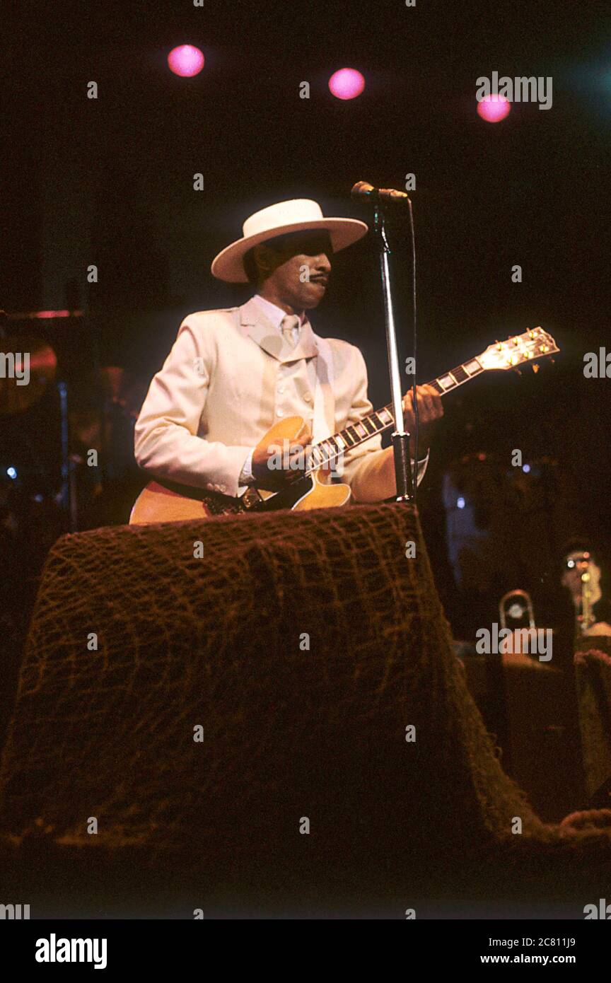 August Darnell from Kid Creole and the Coconuts live at Hammerswithh ...