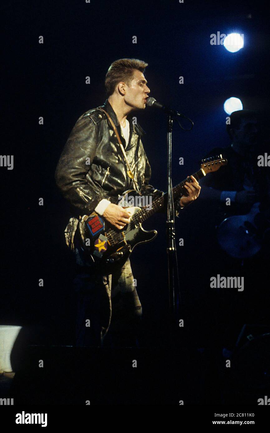 Paul simonon hi-res stock photography and images - Alamy