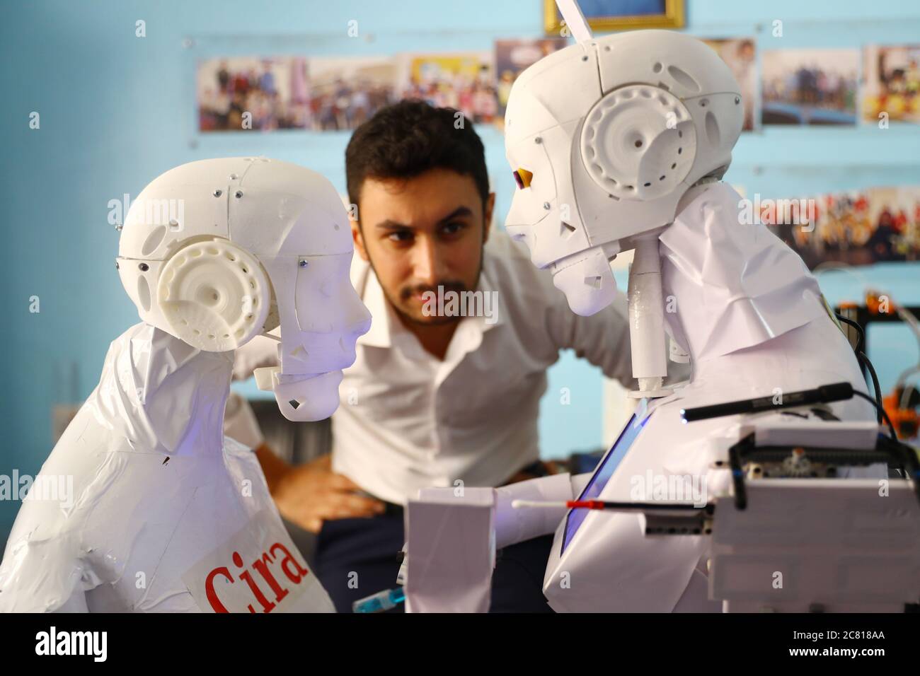 Medical Robots High Resolution Stock Photography and Images - Alamy