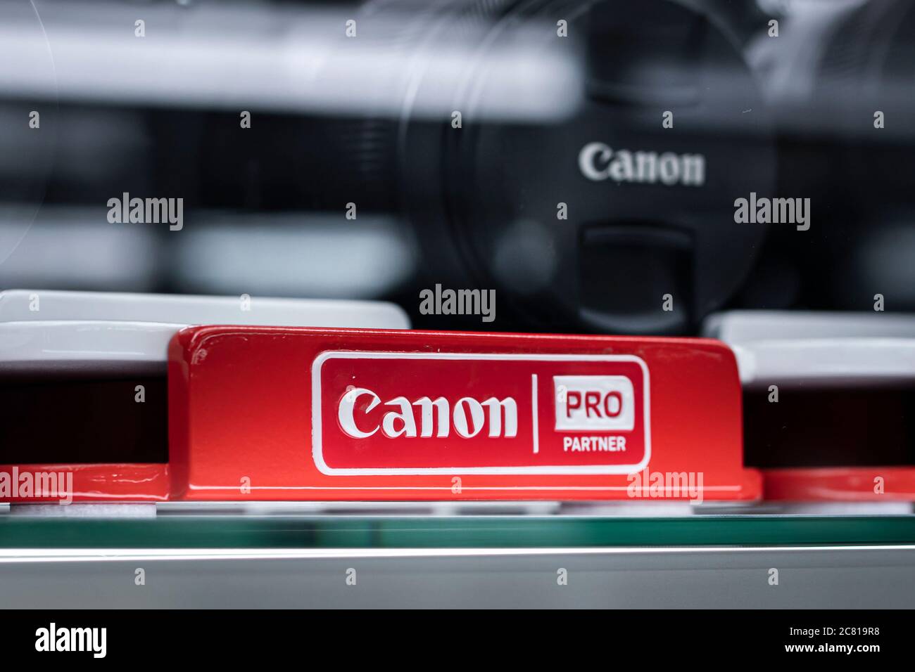 Canon logo sign hi-res stock photography and images - Alamy