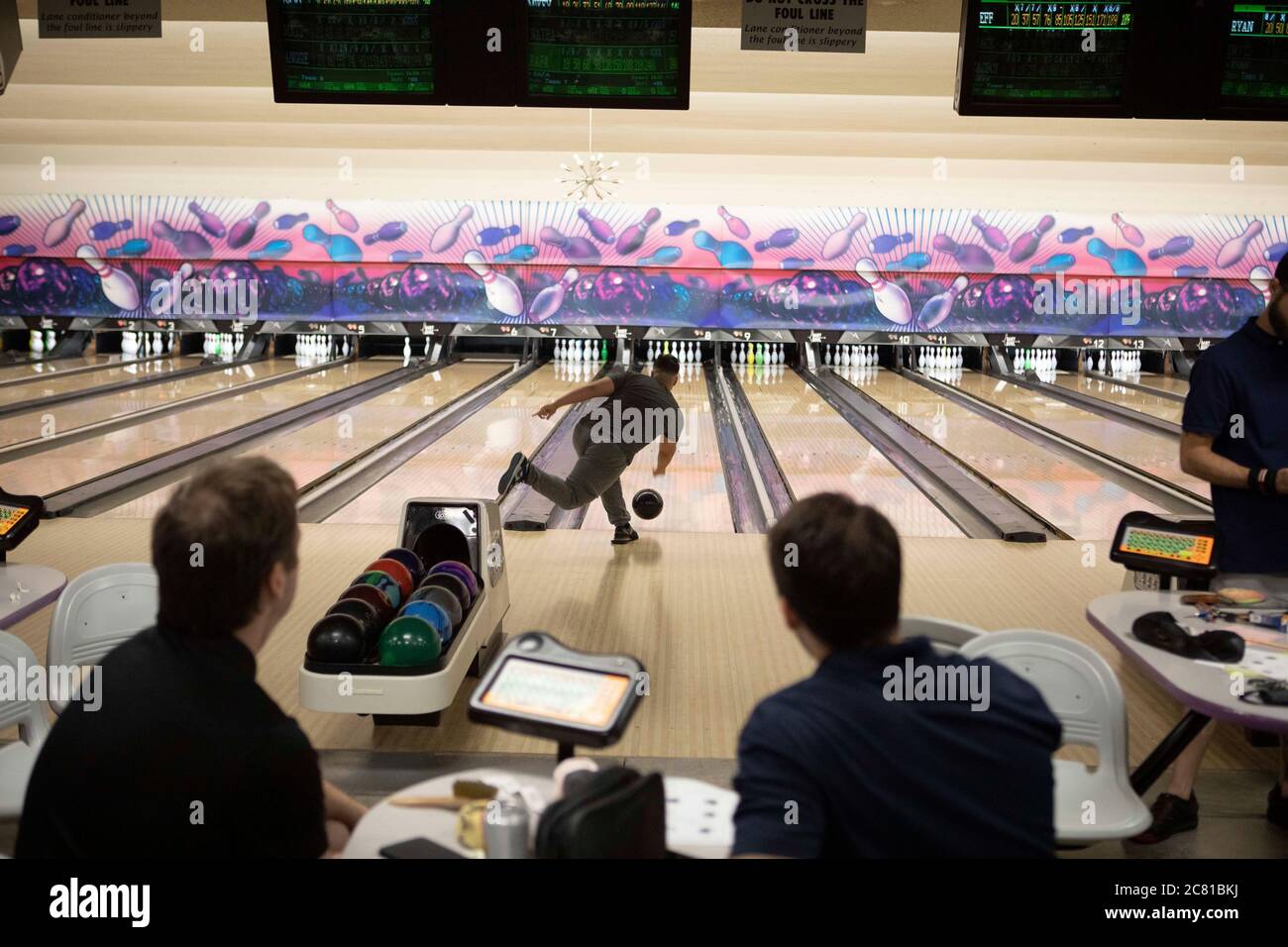 Austin, Texas, USA. 17th July, 2020. Patrons enjoy the last bowling ...