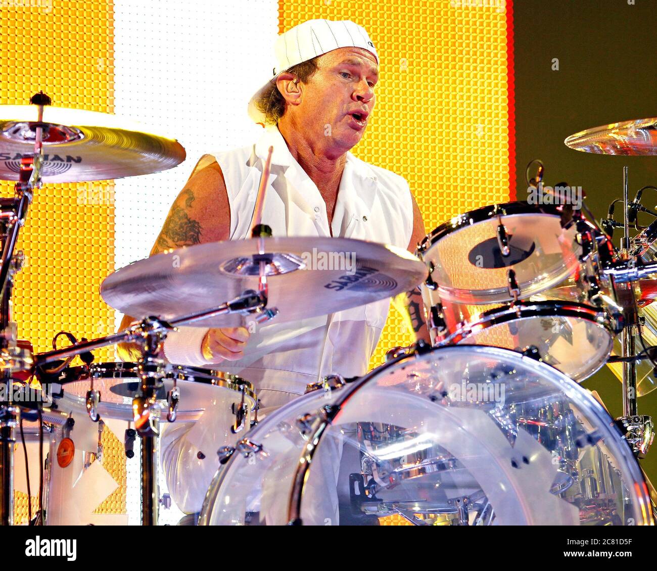 Chad smith drums hi-res stock photography and images - Alamy