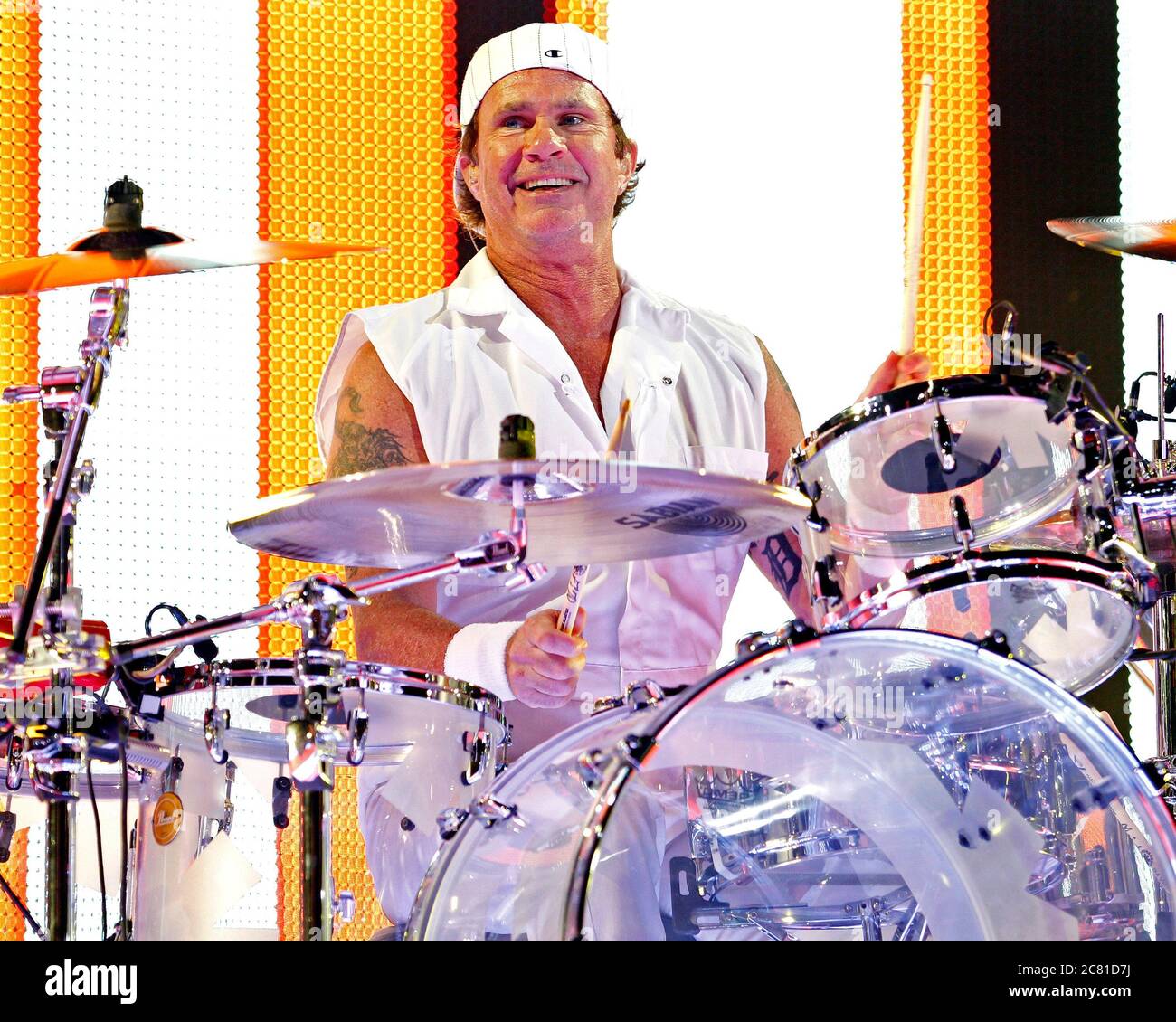 Chad smith drums hi-res stock photography and images - Alamy
