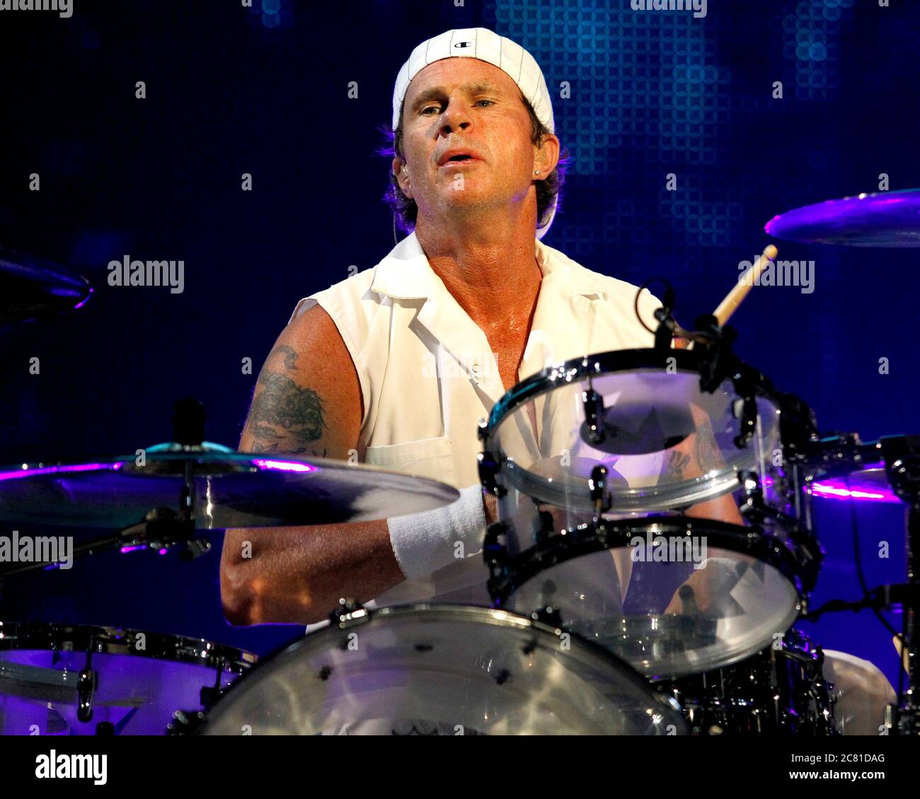 Chad smith drums hi-res stock photography and images - Alamy