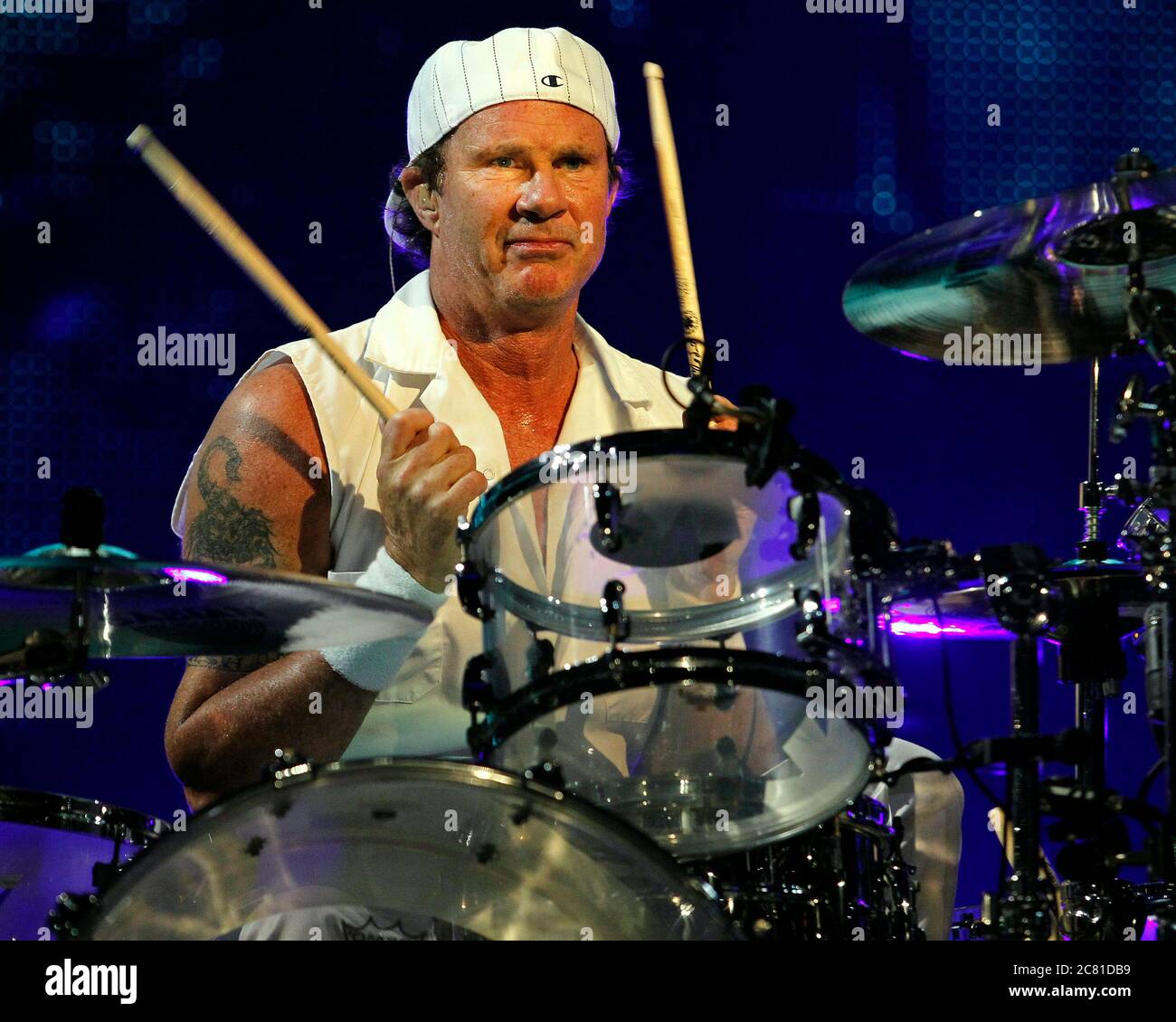 Chad smith drums hi-res stock photography and images - Alamy