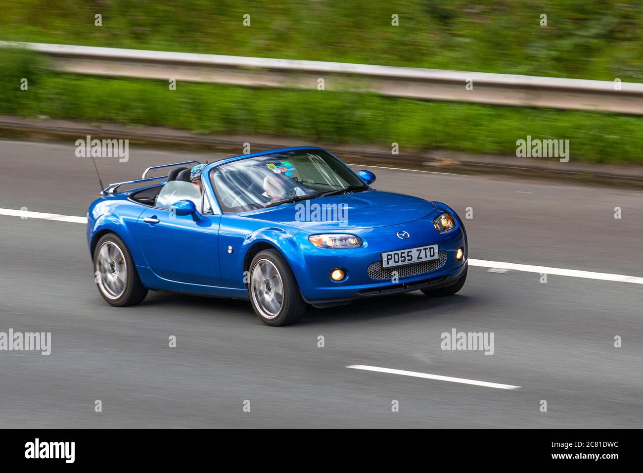 Blue mx 5 hi-res stock photography and images - Alamy