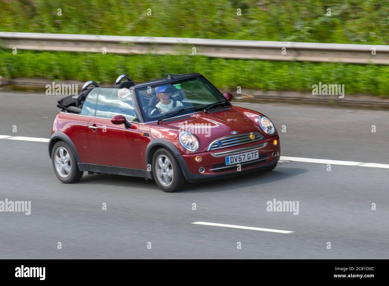Red mini cooper convertible hi-res stock photography and images - Alamy