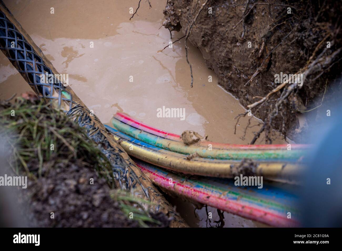 Fast hole drilling hi-res stock photography and images - Alamy