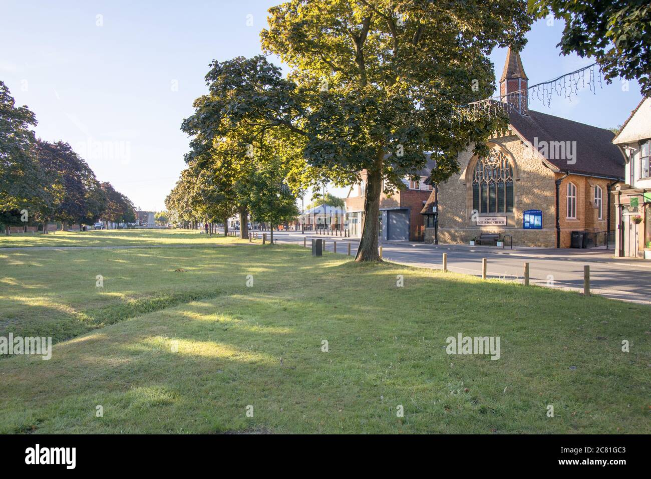 the large green space along cranleigh village high street surrey Stock ...