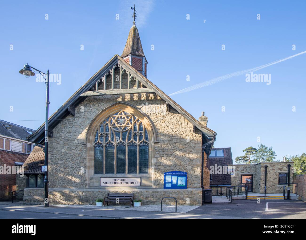 cranleigh methodist church on the high street surrey Stock Photo - Alamy