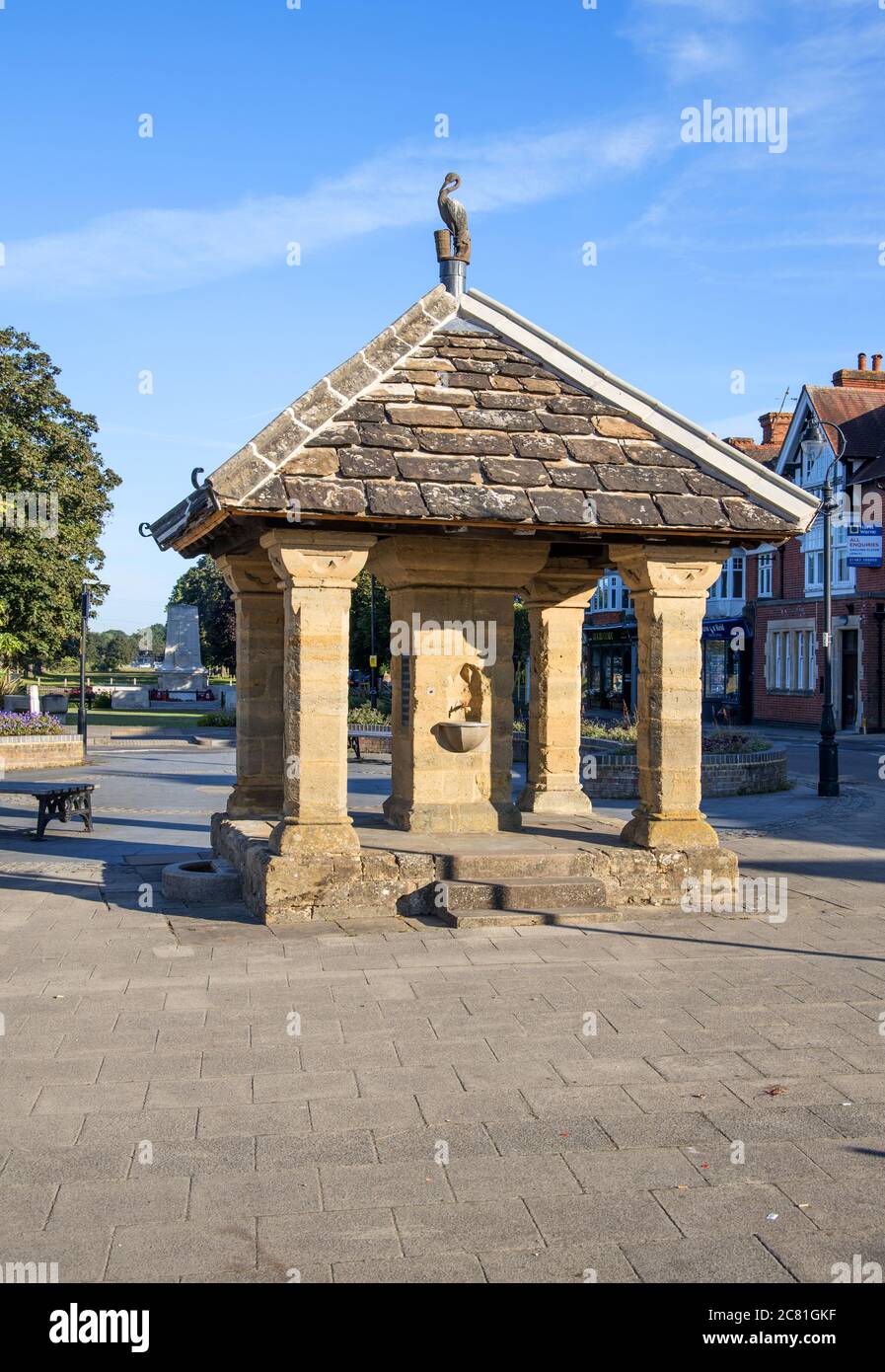 the old well in cranleigh village surrey Stock Photo - Alamy