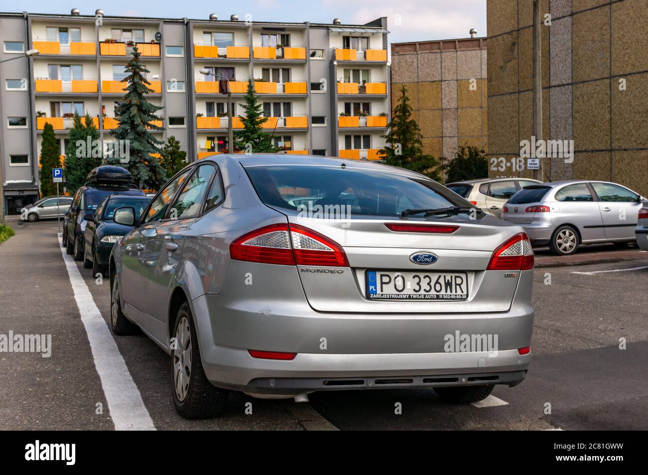 Mondeo car hi-res stock photography and images - Alamy