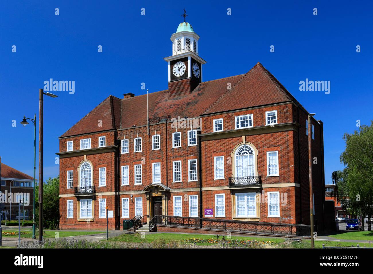 Letchworth Town Hall, Broadway Gardens, Letchworth Garden City ...