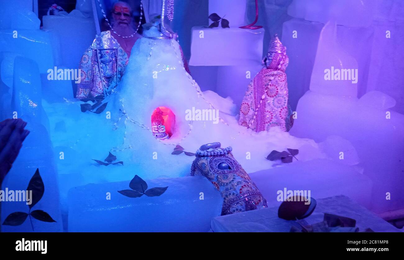 Amarnath lord shiva temple hi-res stock photography and images - Alamy