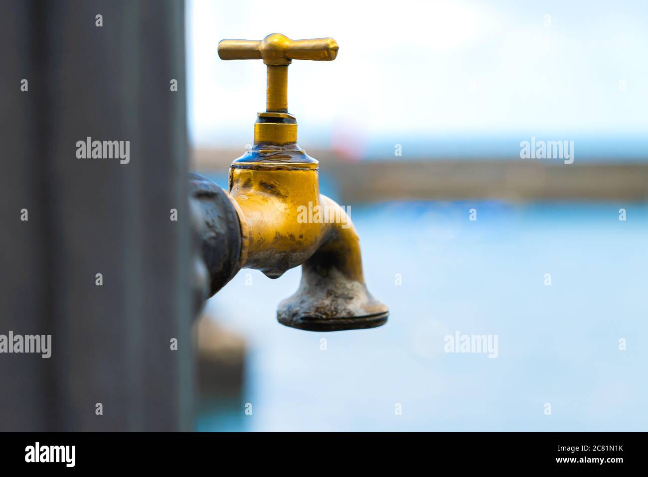 Copper outdoor fixture hi-res stock photography and images - Alamy