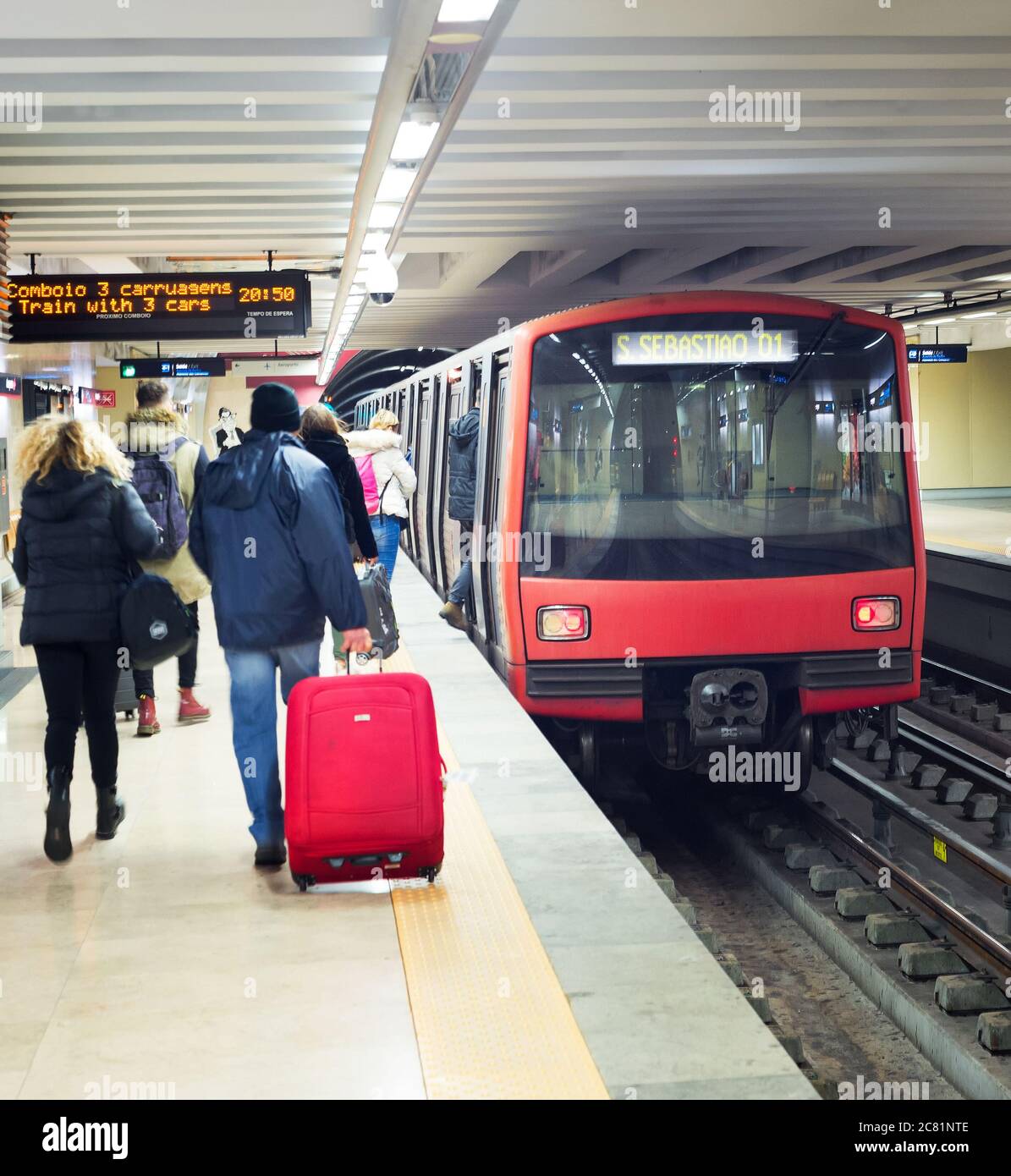 Running subway crowd hi-res stock photography and images - Alamy