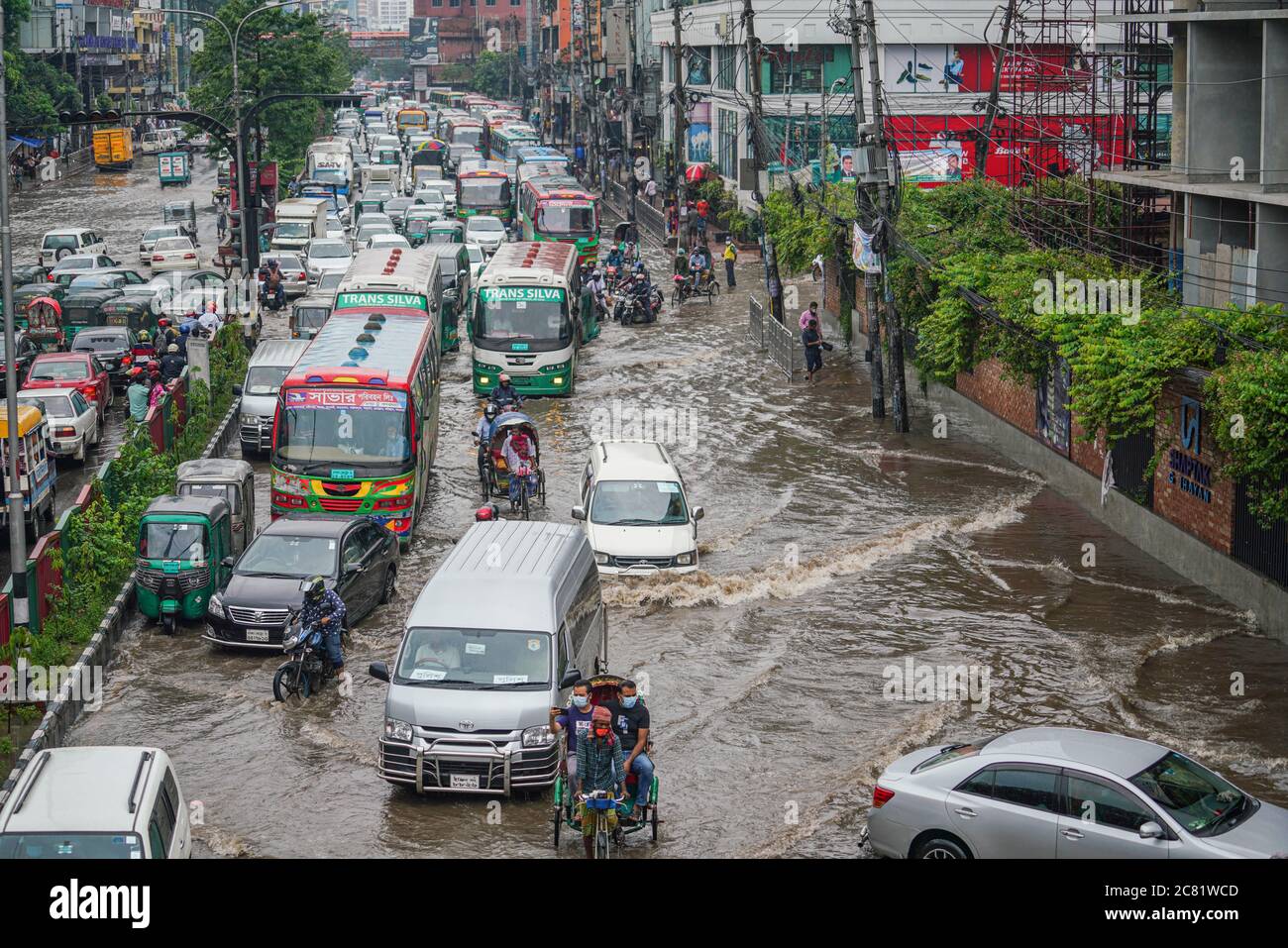 Dhaka, Bangladesh. 20th July, 2020. Traffic jam on Mirpur road ...