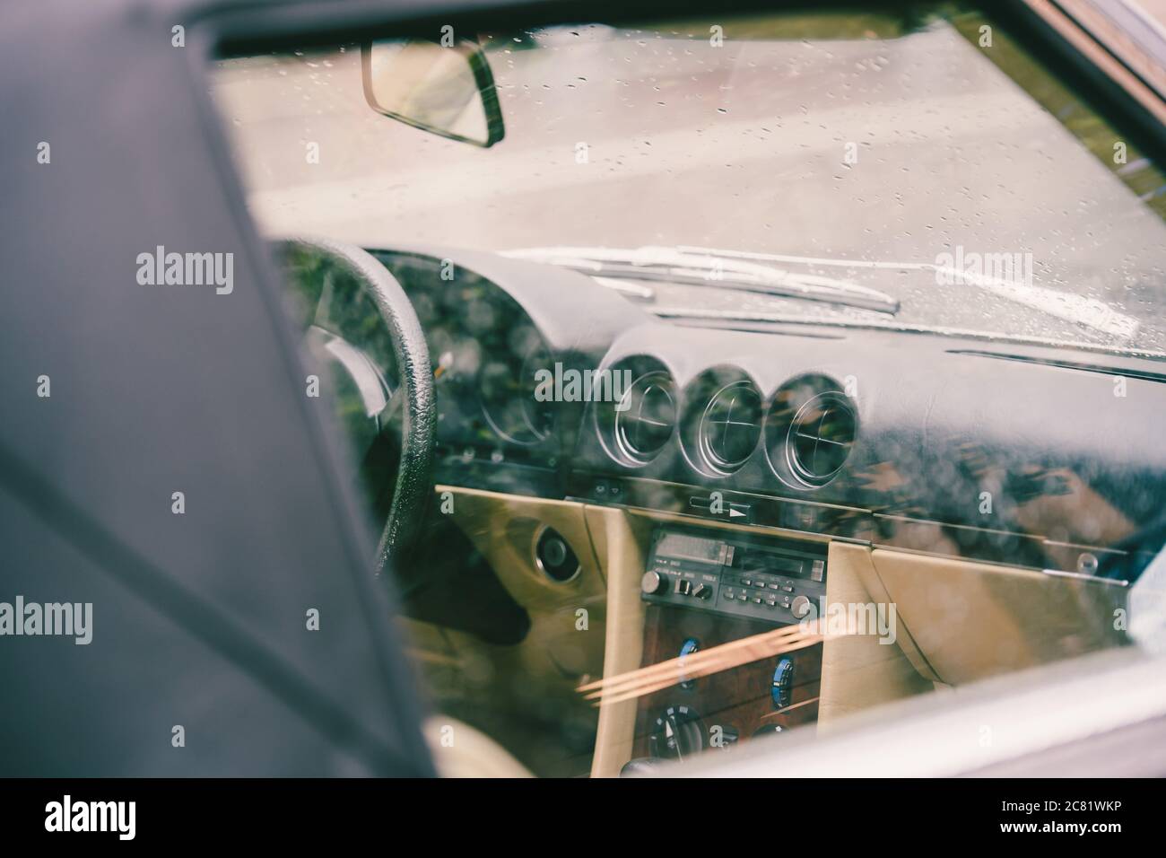Cars dashboard hi-res stock photography and images - Alamy