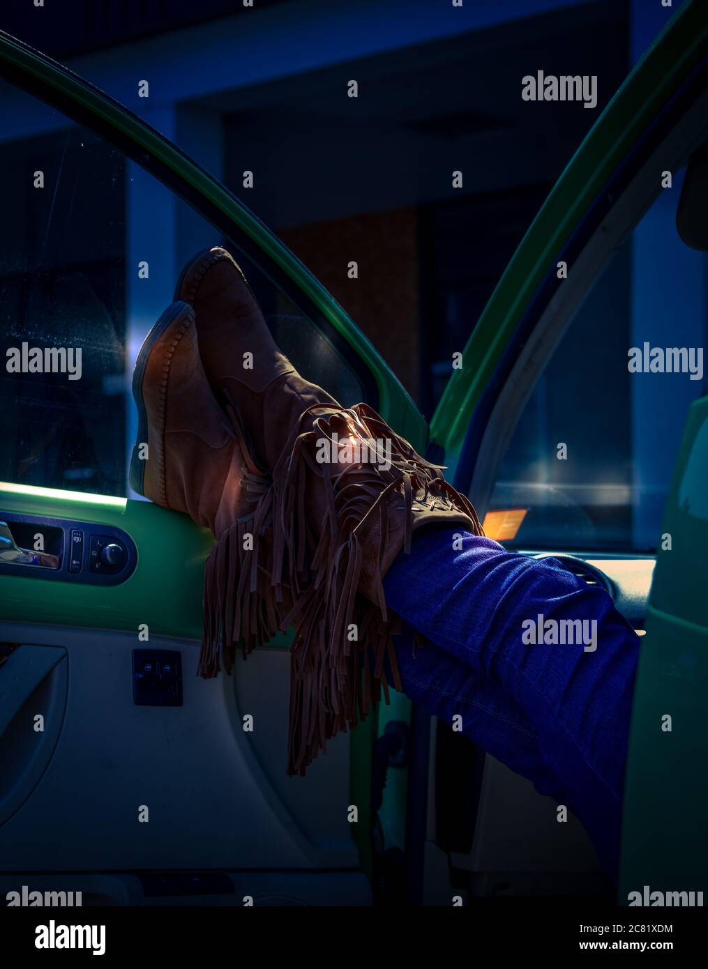 Lady legs hi-res stock photography and images - Alamy