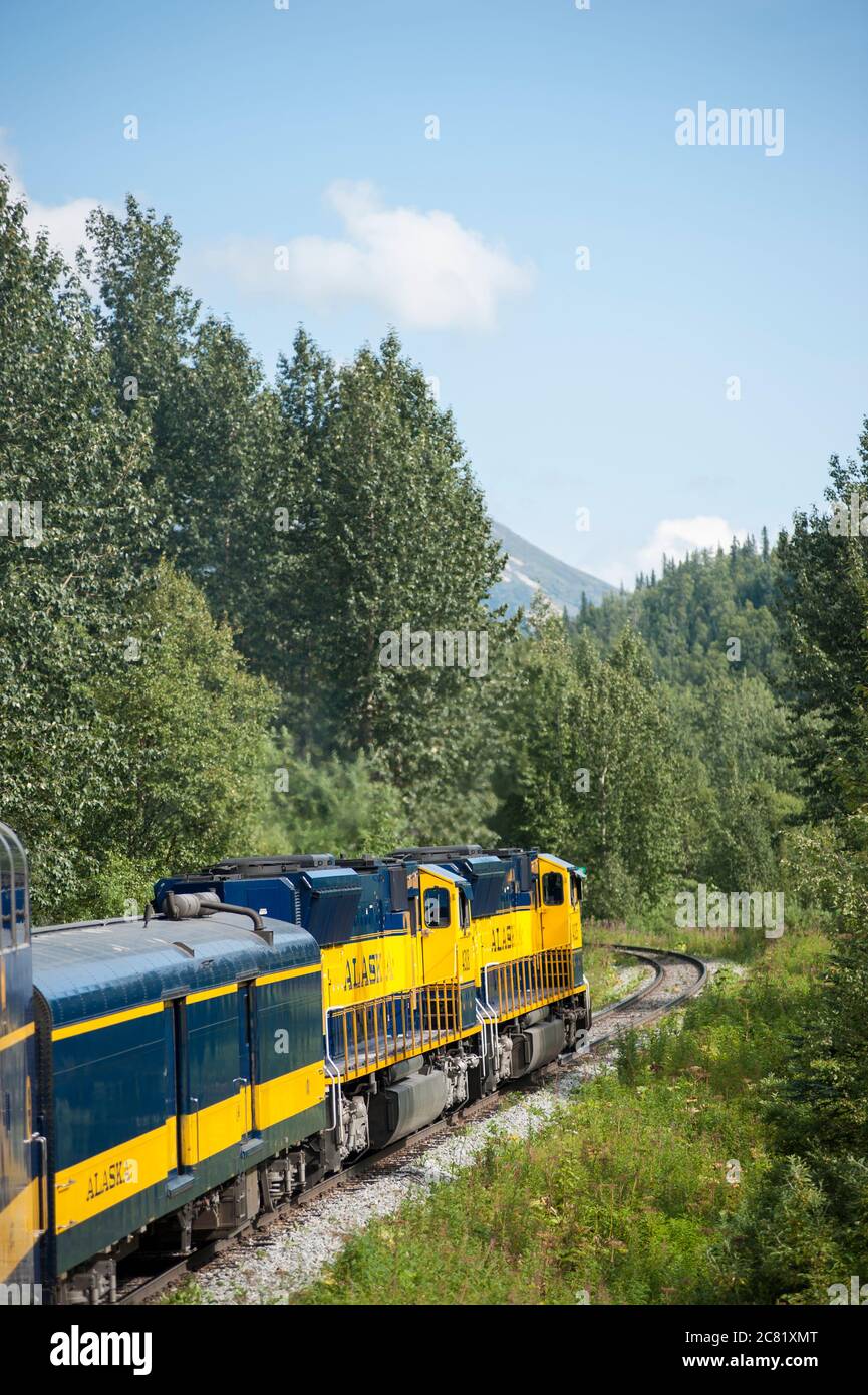 Daytime train hi-res stock photography and images - Alamy