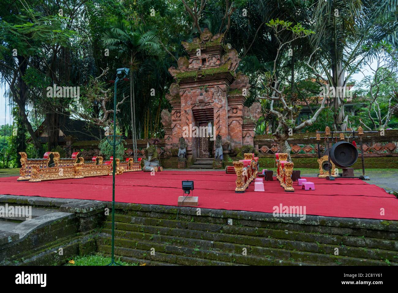 Indonesia bali gamelan traditional indonesian hi-res stock photography ...