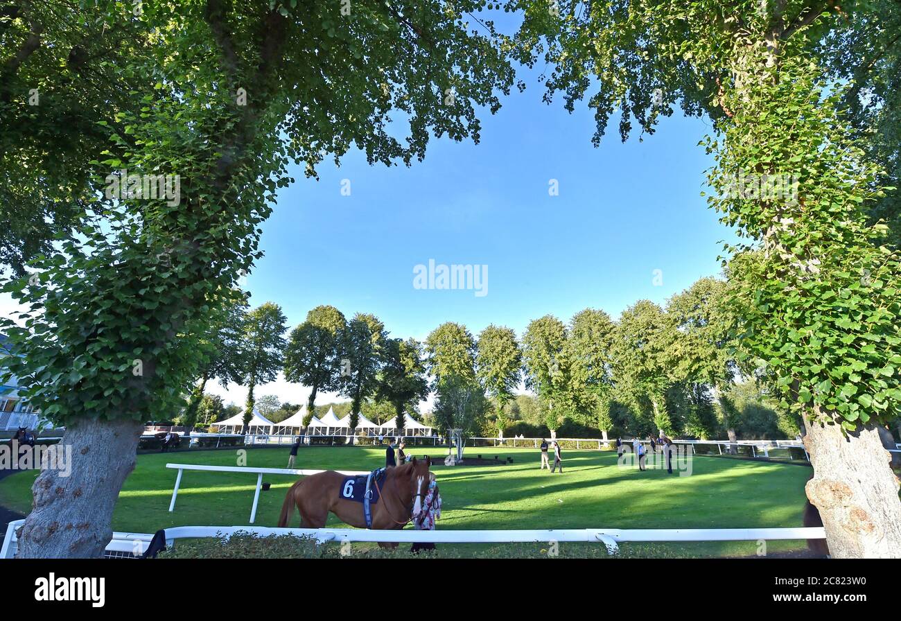 Windsor racecourse general hi-res stock photography and images - Alamy