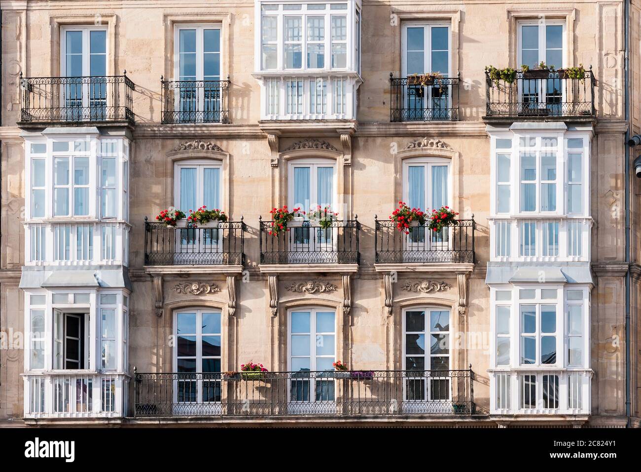 Balcones tipicos hi-res stock photography and images - Alamy