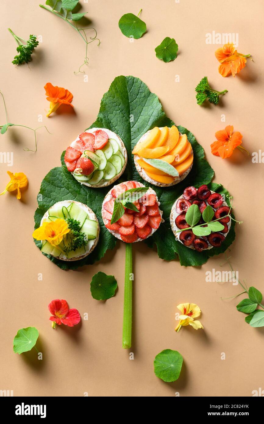 Edible Rice Cracker High Resolution Stock Photography and Images - Alamy