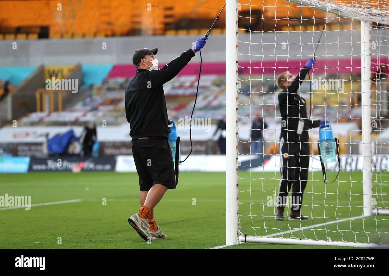Football soccer wolves stewards hi-res stock photography and images - Alamy