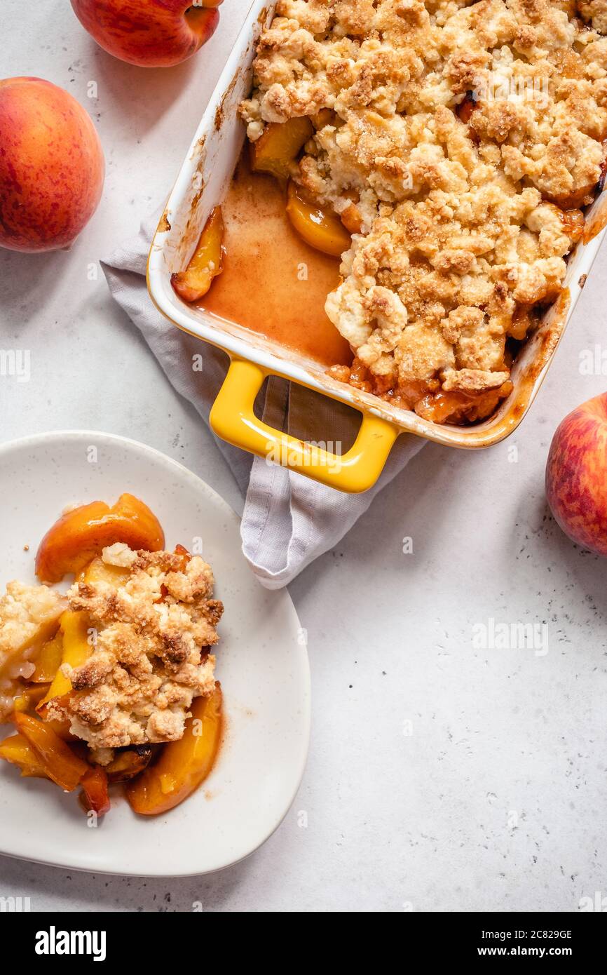 Fresh peach crumble hi-res stock photography and images - Alamy