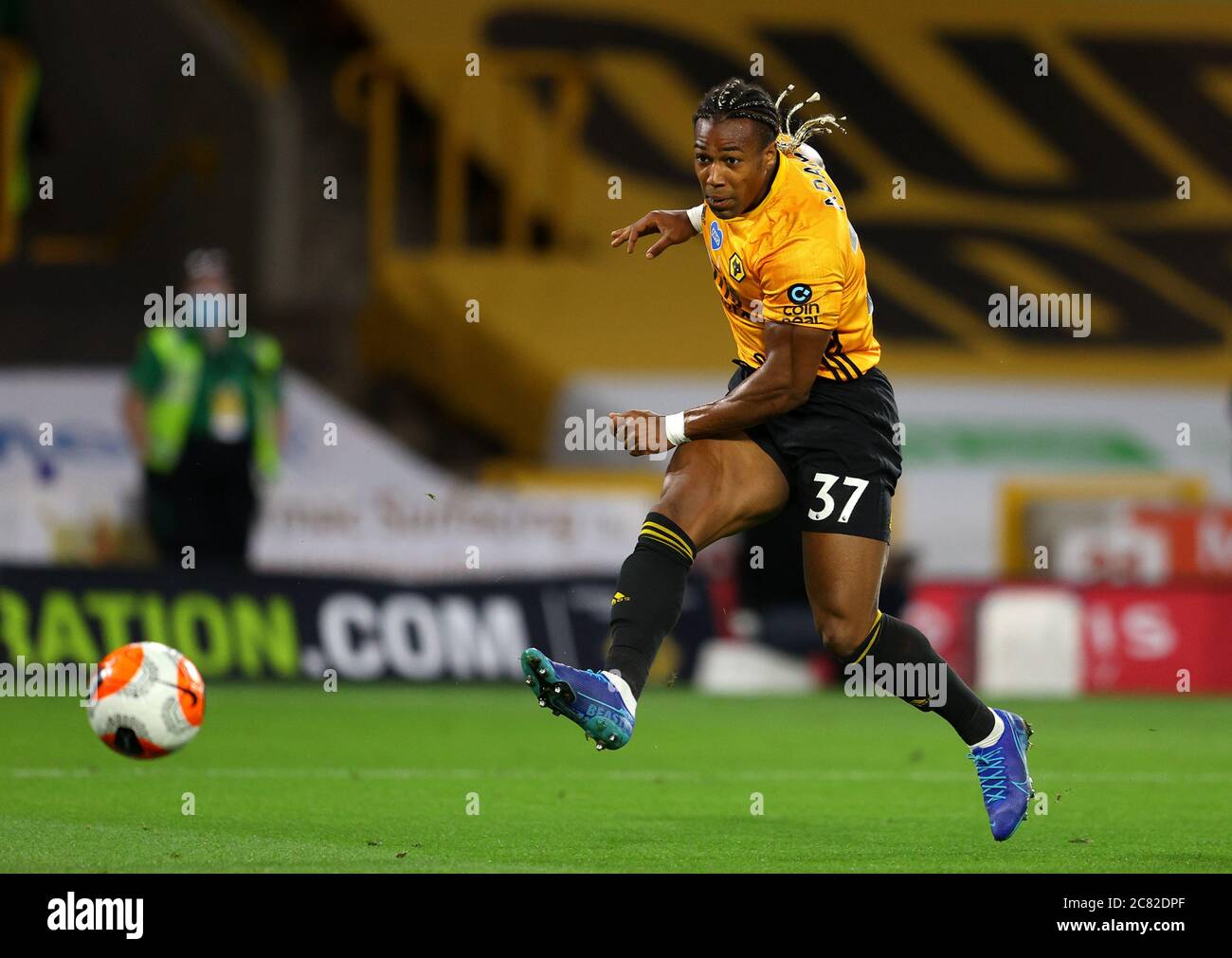 Wolverhampton wanderers adama traore shoots goal hi-res stock ...