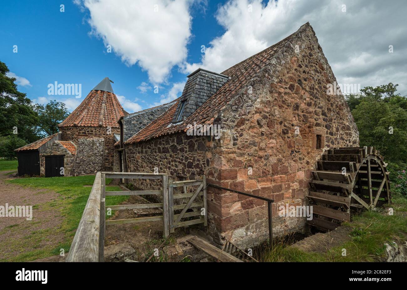 Old mill wheel hi-res stock photography and images - Alamy