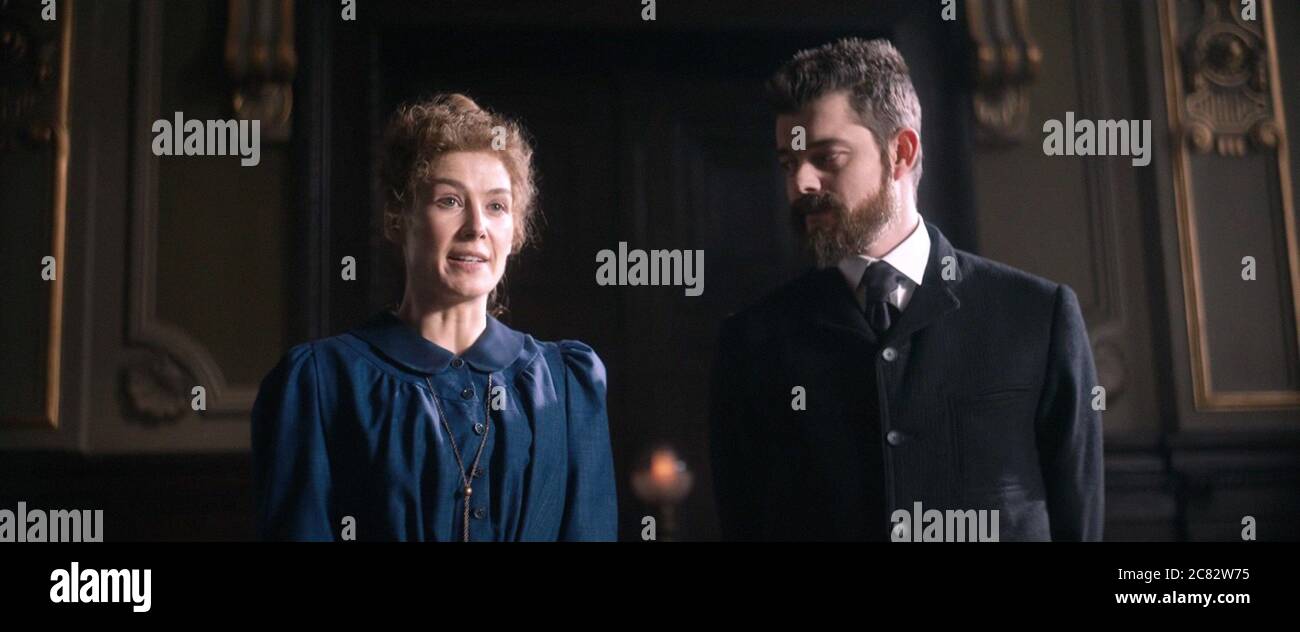 RADIOACTIVE, from left: Rosamund Pike as Marie Curie, Sam Riley as ...