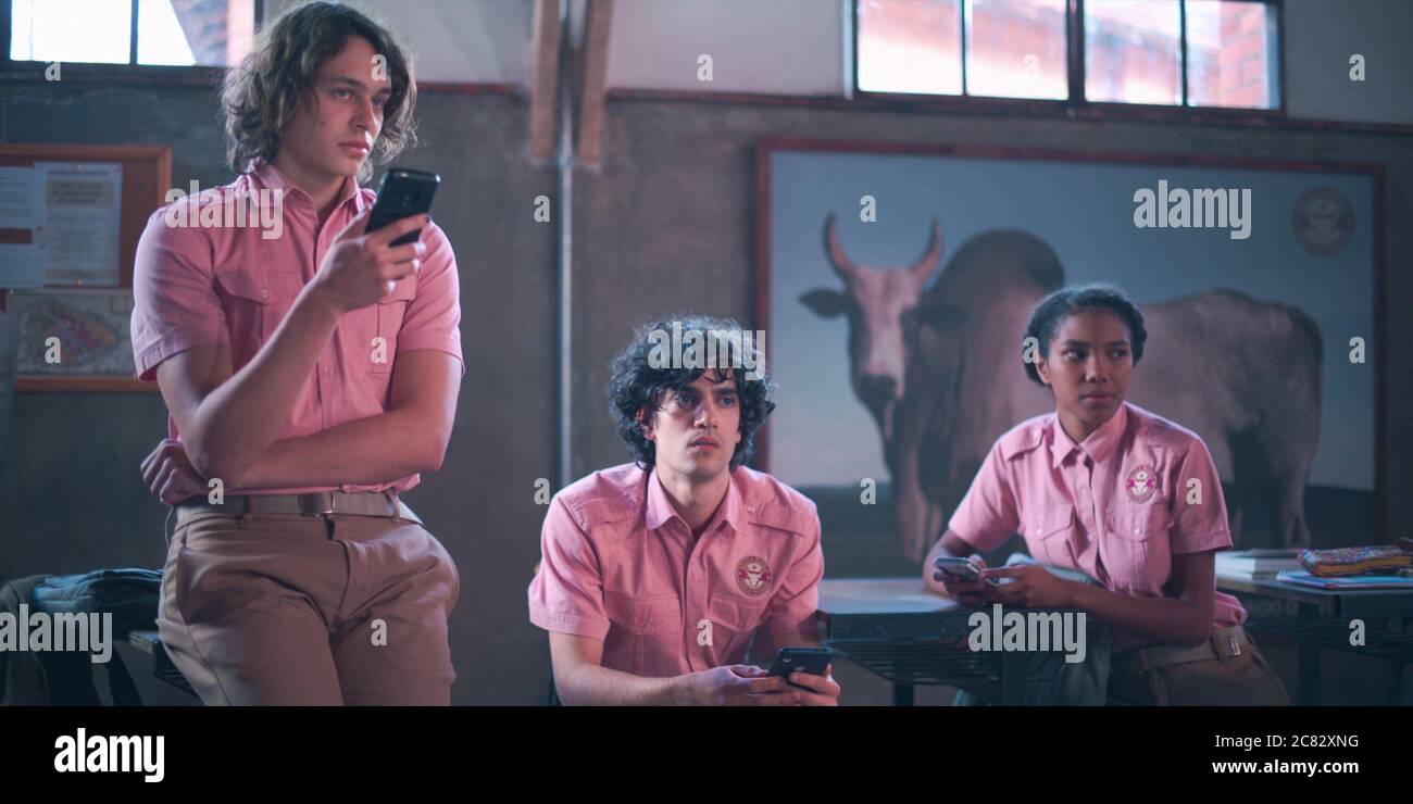 KISSING GAME, aka BOCA A BOCA, from left: Michel Joelsas, Caio Horowicz ...