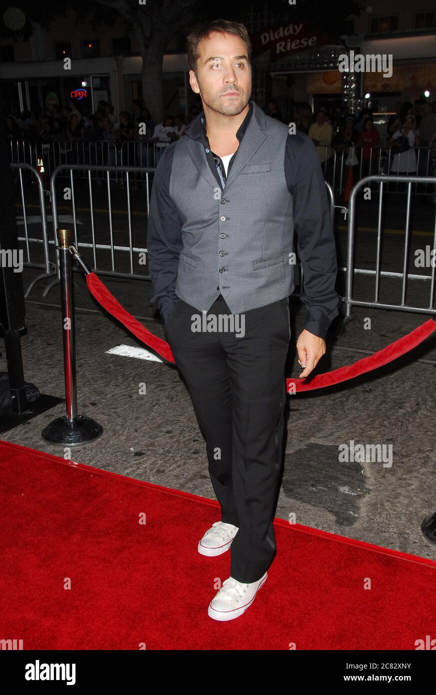 Jeremy Piven at the World Premiere of "The Kingdom" held at the Mann ...