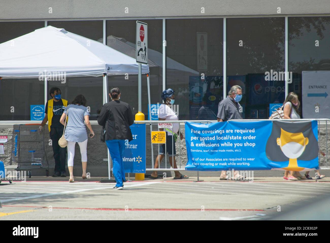 Walmart store texas hi-res stock photography and images - Alamy