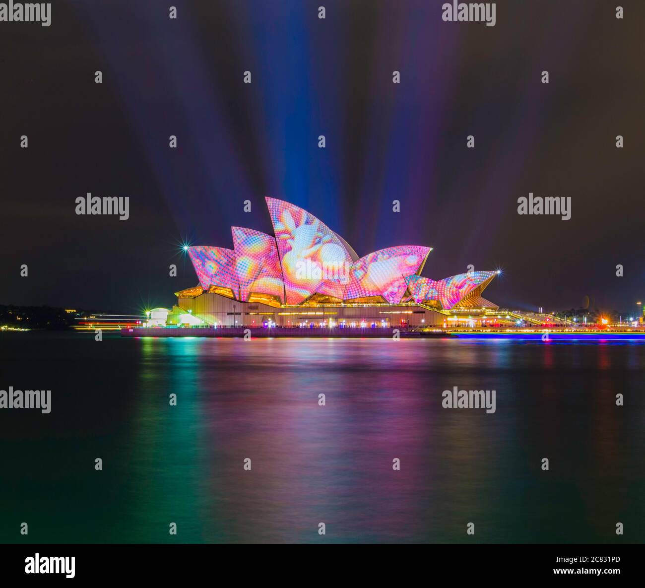 Under circular lights hi-res stock photography and images - Alamy